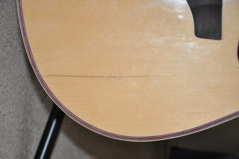 Cracks: whys and what to do about them – Lucknow Guitar Garage for repairs